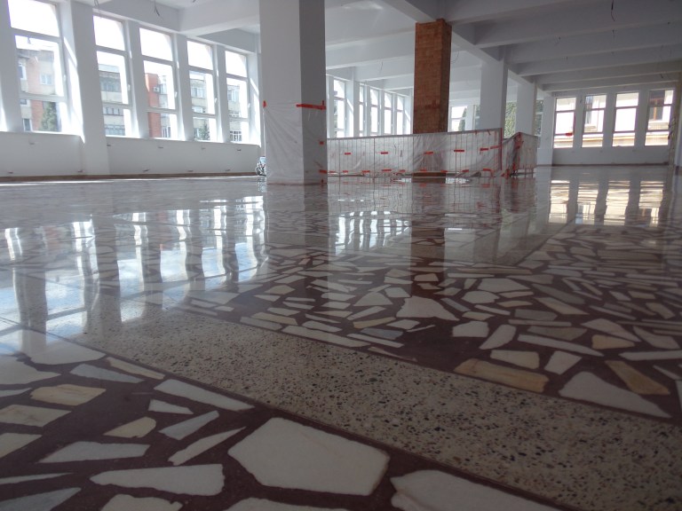 Mozaic si terrazzo. Reconditionare, slefuire si lustruire ...